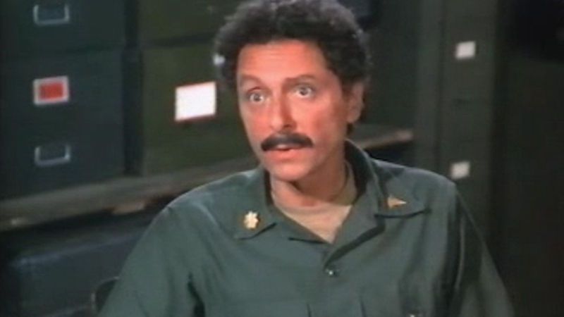 Zemřel herec ze seriálu M.A.S.H. Allan Arbus | Stream