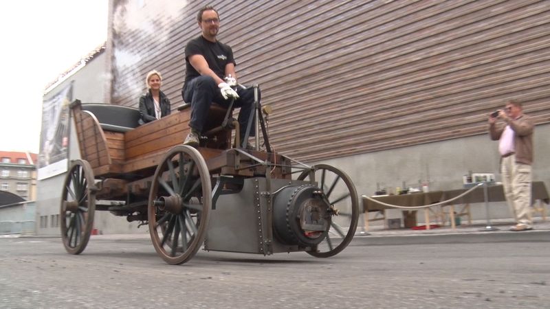 Historický parní vůz Josefa Božka je po 200 letech opět probuzen k ...
