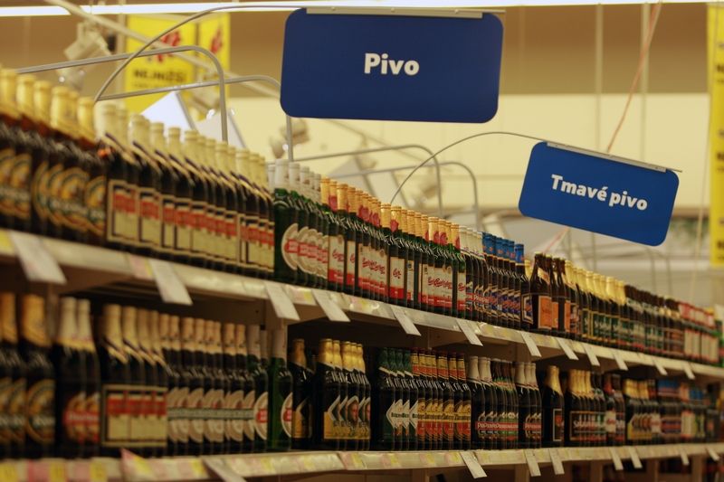 Vývoj cen lahvového piva: stálo 1,70 Kčs a cenu určoval i Jakeš - Novinky