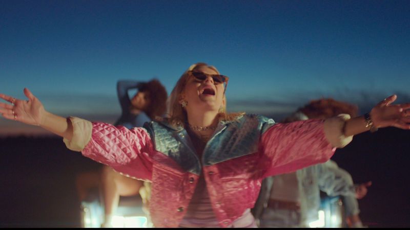 Zpěvačka Nykki odkrývá v klipu nejtemnější emoce | Stream