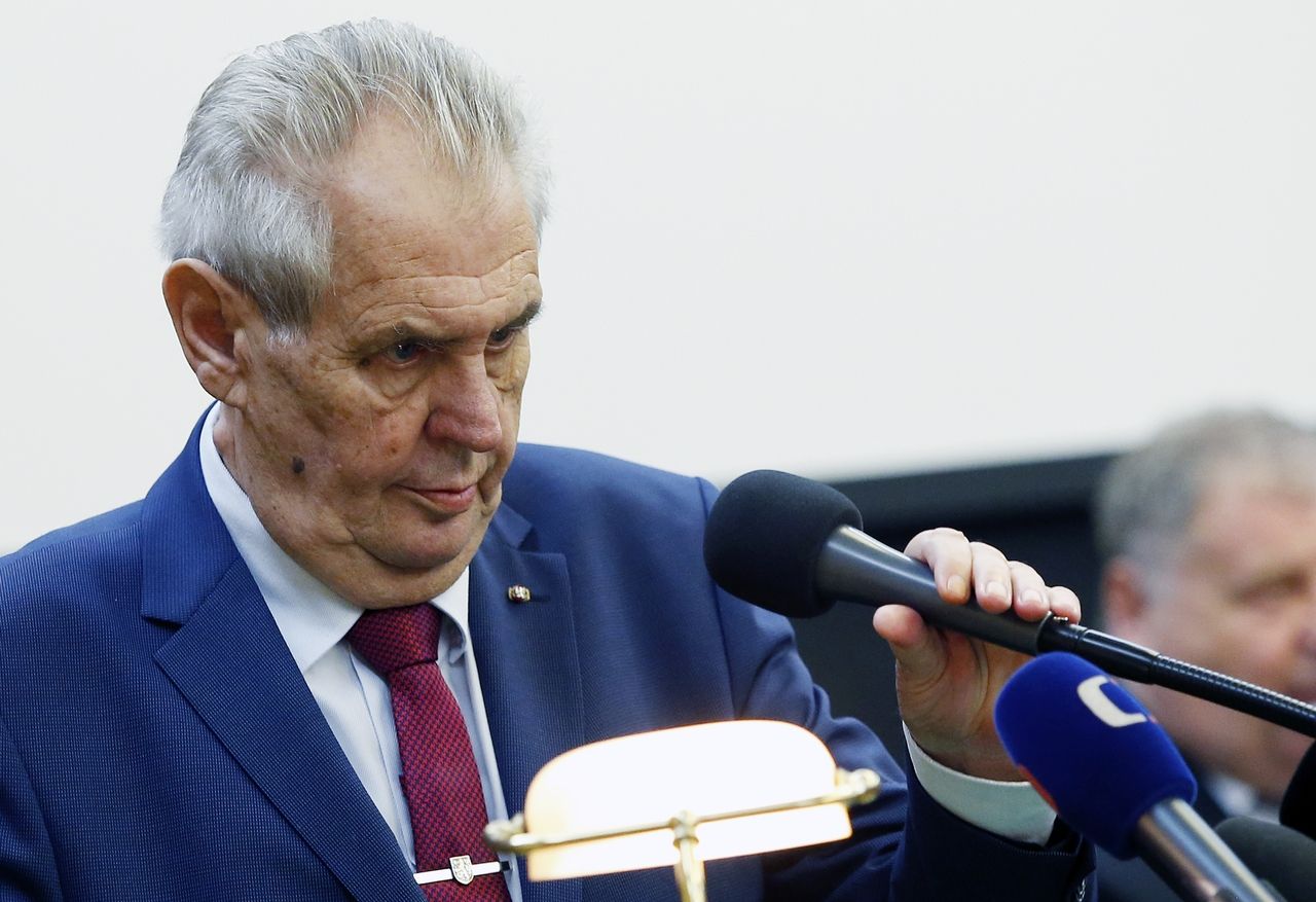 Prezident Zeman k výročí okupace opět mlčel - Novinky
