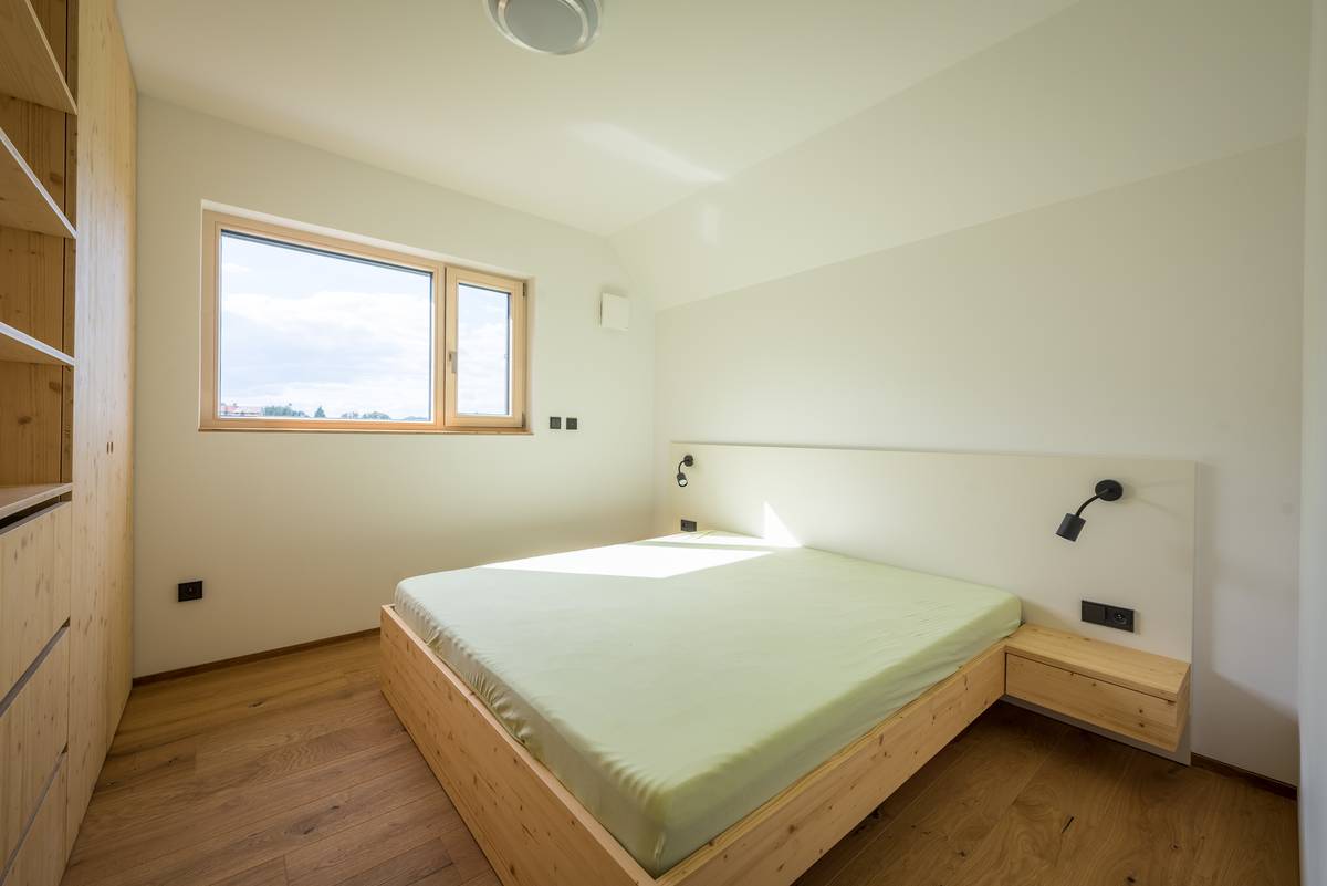 Foto: Dřevostavba maskovaná cihlou ukrývá mistrovský interiér