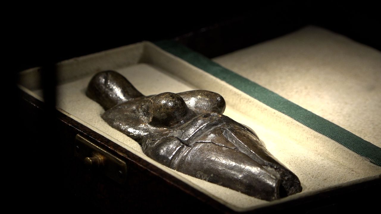 Věstonická venuše se po devíti letech vrátila do Prahy. Po cestě z Brna ...