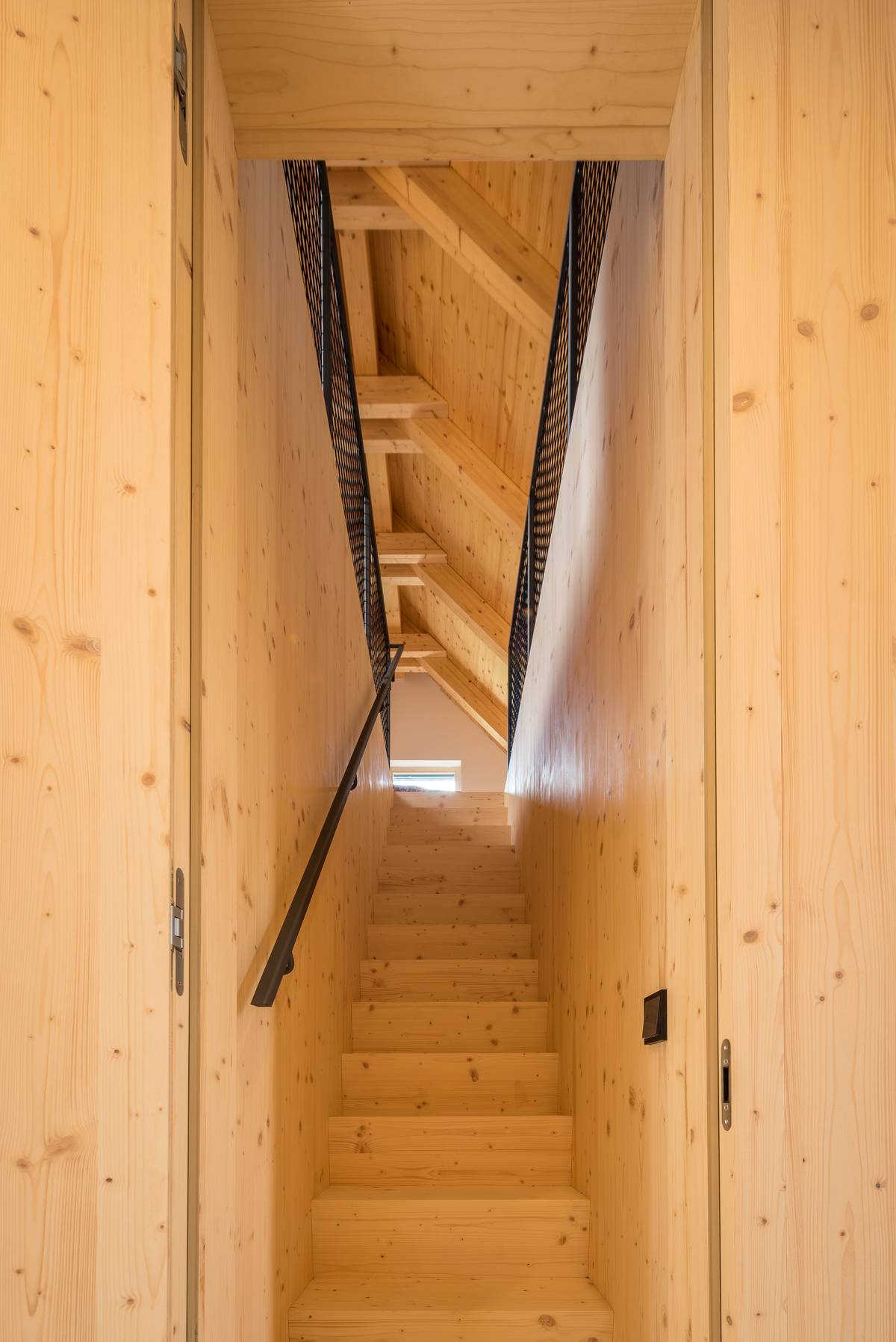 Foto: Dřevostavba maskovaná cihlou ukrývá mistrovský interiér