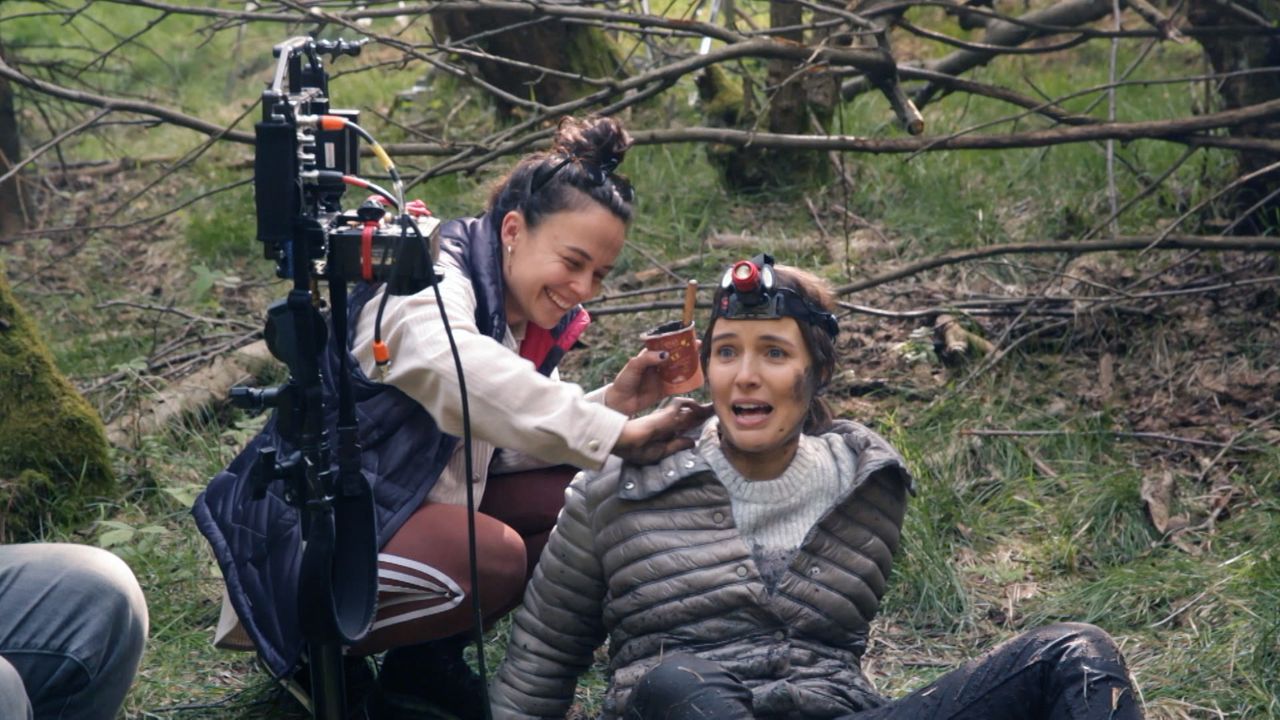 Tereza Ramba v bažině, s Prachařem, ale i s medvědem. Tak vypadají ...