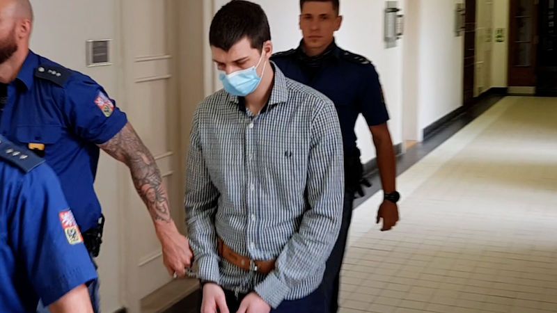 Obžalovaný David Fiala přichází k soudu | Stream