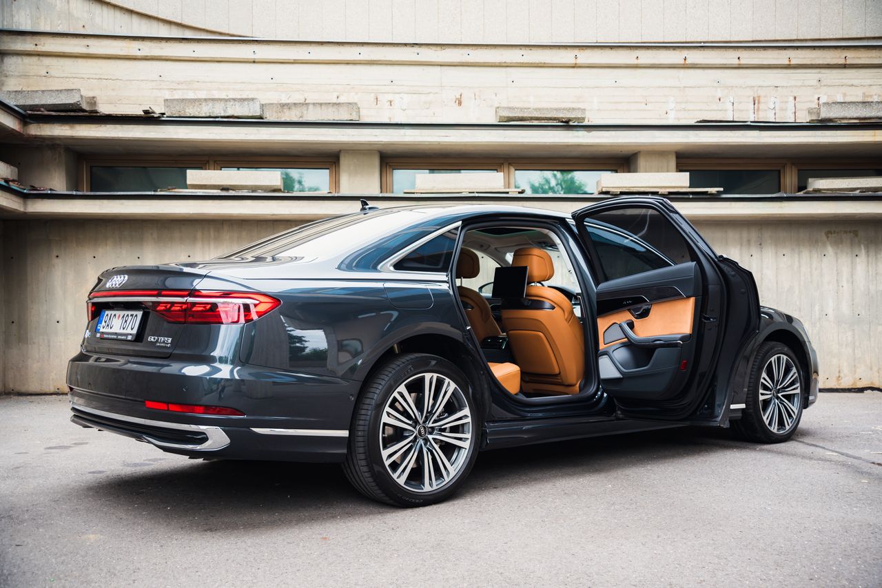 Test Audi A8 L aneb Co je dnes možné udělat pro komfort zadních ...