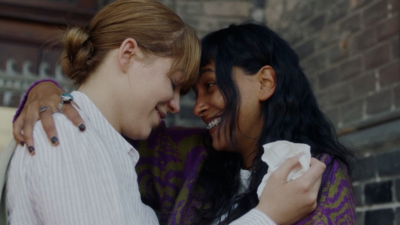 RECENZE: Adikts: Zkratky nic nevyřeší | Stream