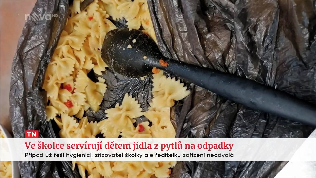 V pražské školce dávali dětem 10 let jídlo v odpadkových pytlech | Stream