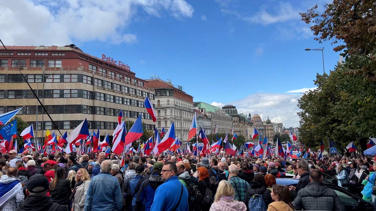 Foto: Demonstrace v Praze obrazem