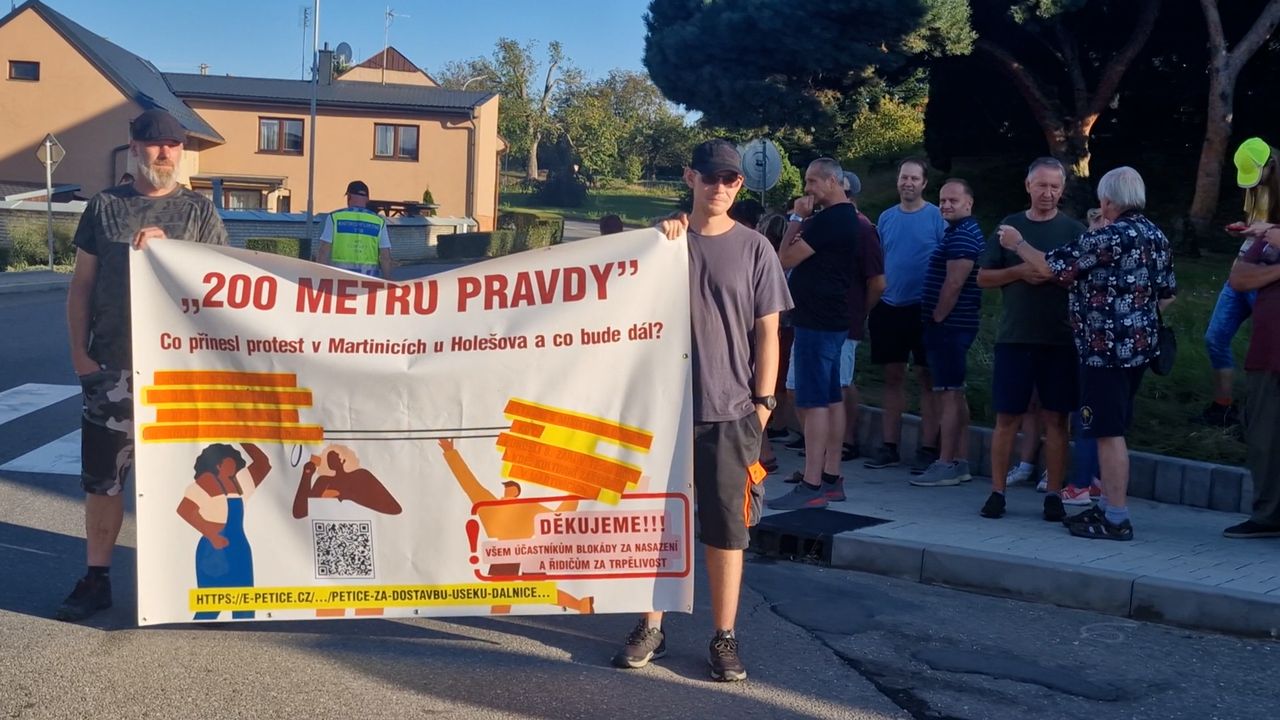 Jsme rukojmími nedokončené dálnice D49, protestují lidé v Martinicích a ...