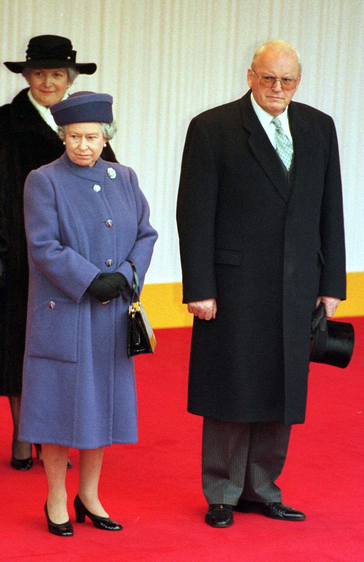 Diplomacie v modrých barvách: Kate a Camilla se sladily při státní ...