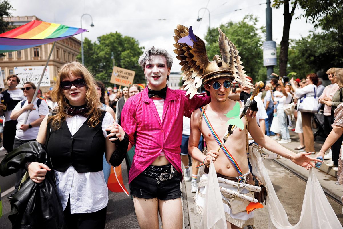 Pochodu na podporu LGBT+ se ve Vídni zúčastnilo 320 tisíc lidí - Novinky