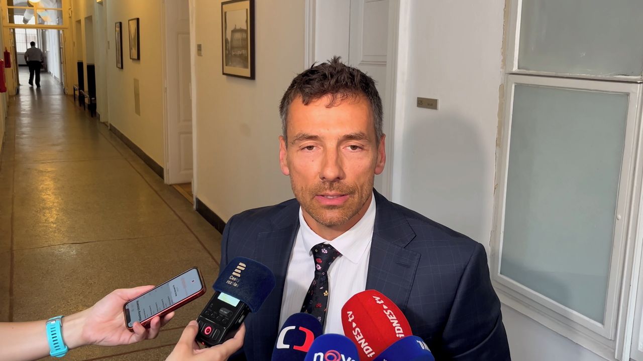 Za „chirurgy z dovozu“ dostalo SPD třímilionový trest | Stream
